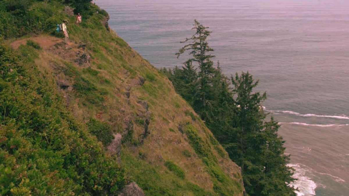 25 Best Hikes in Oregon: Trails for All Levels & Views - OhThePlacesWeSee